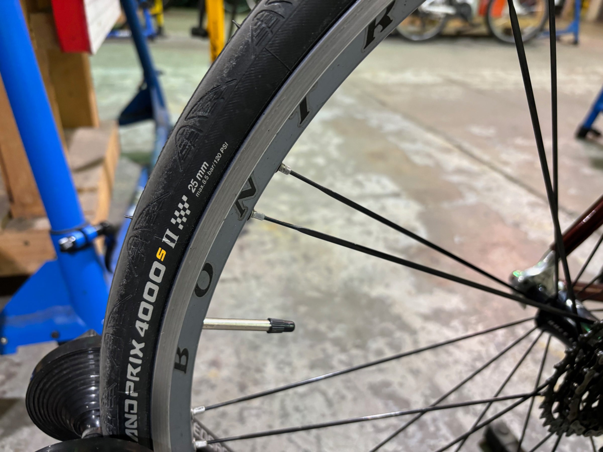 Trek 5500 OCLV Carbon Road Bike with Carbon Fork, Aero Wheels 60cm ...