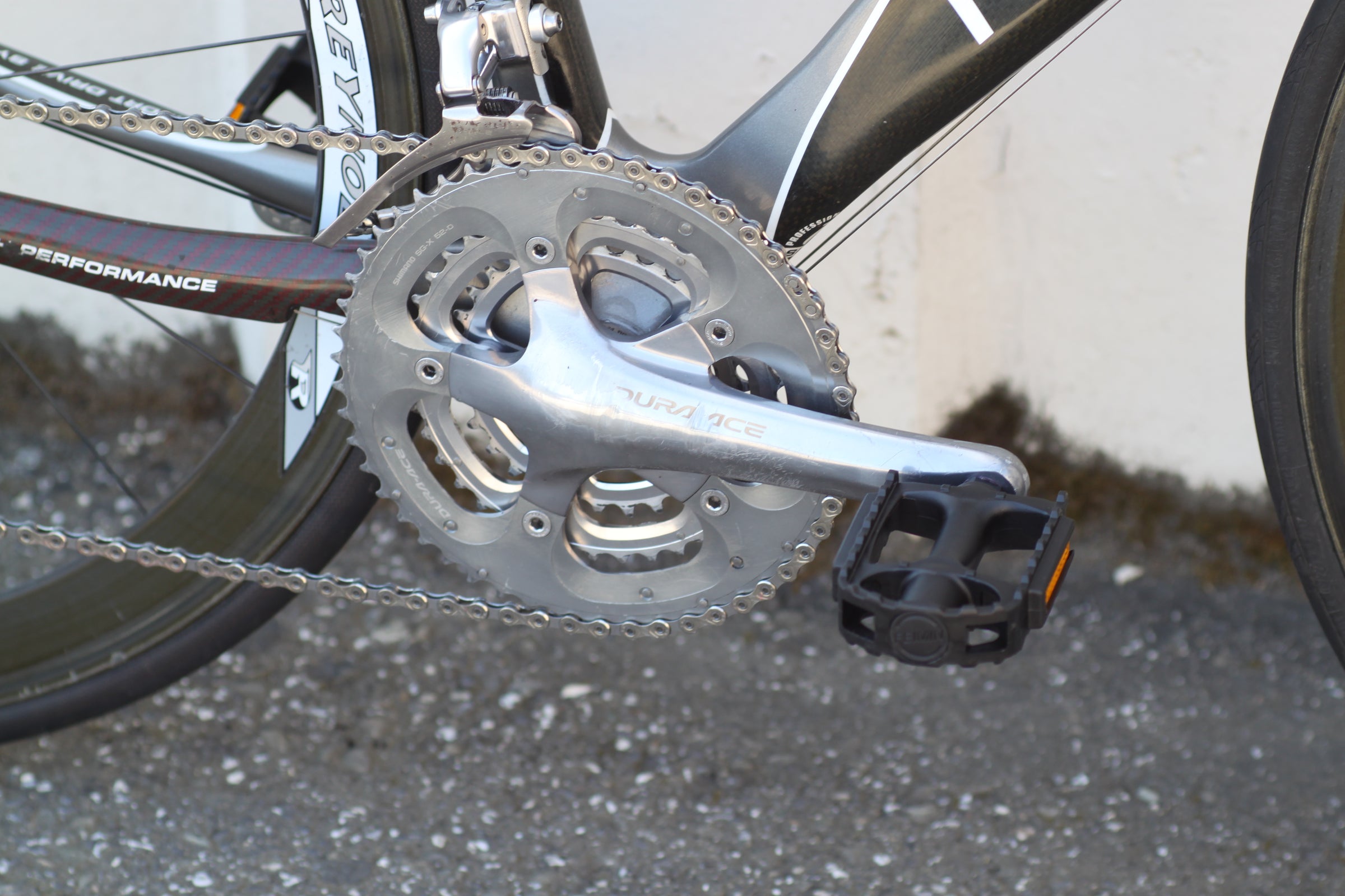 Kuota Khan Carbon Road Bike with Carbon Wheels, Shimano Dura-Ace ...