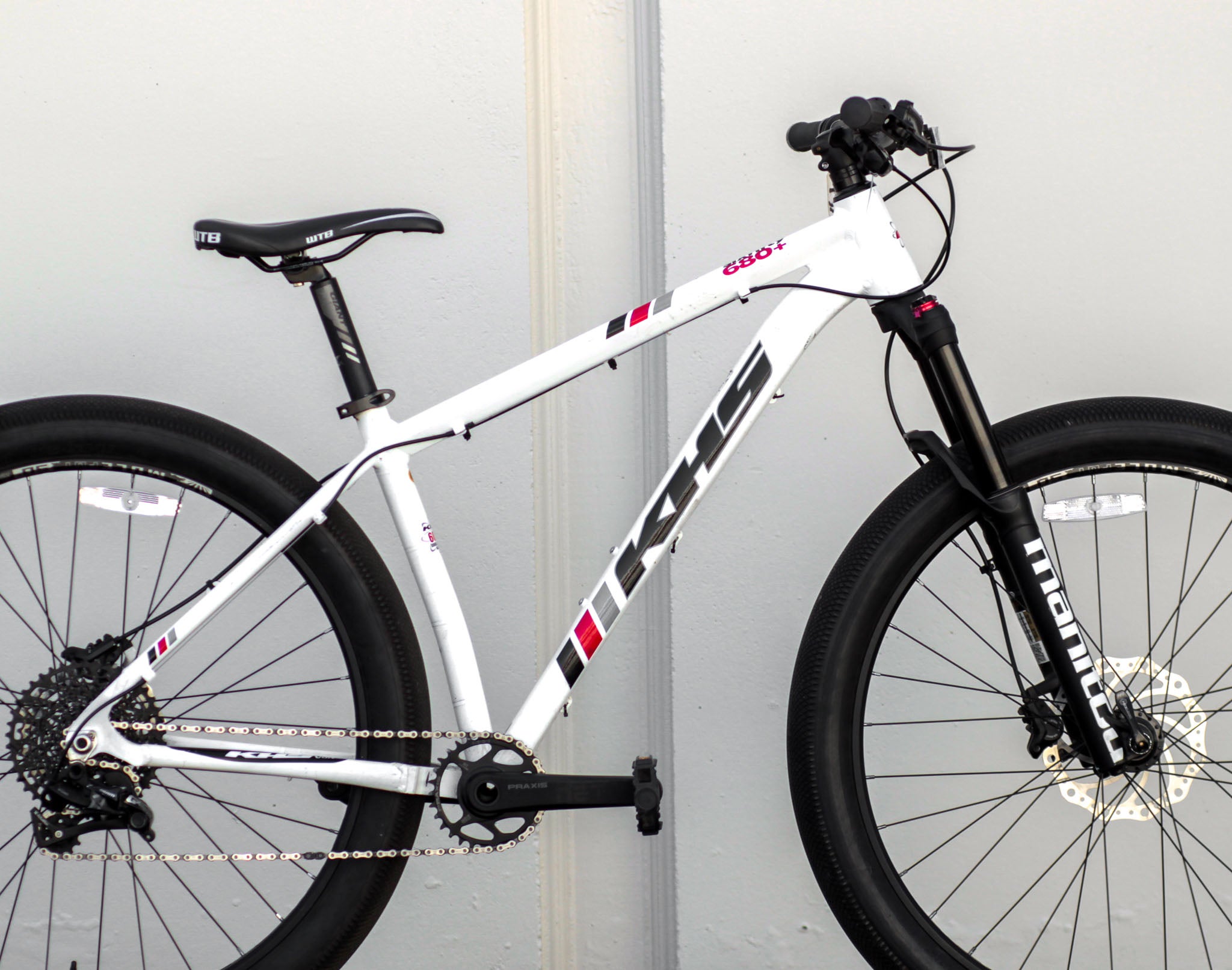 KHS sixfifty 680+ Hardtail Plus MTB with Wide 27.5 Wheels and 1x ...