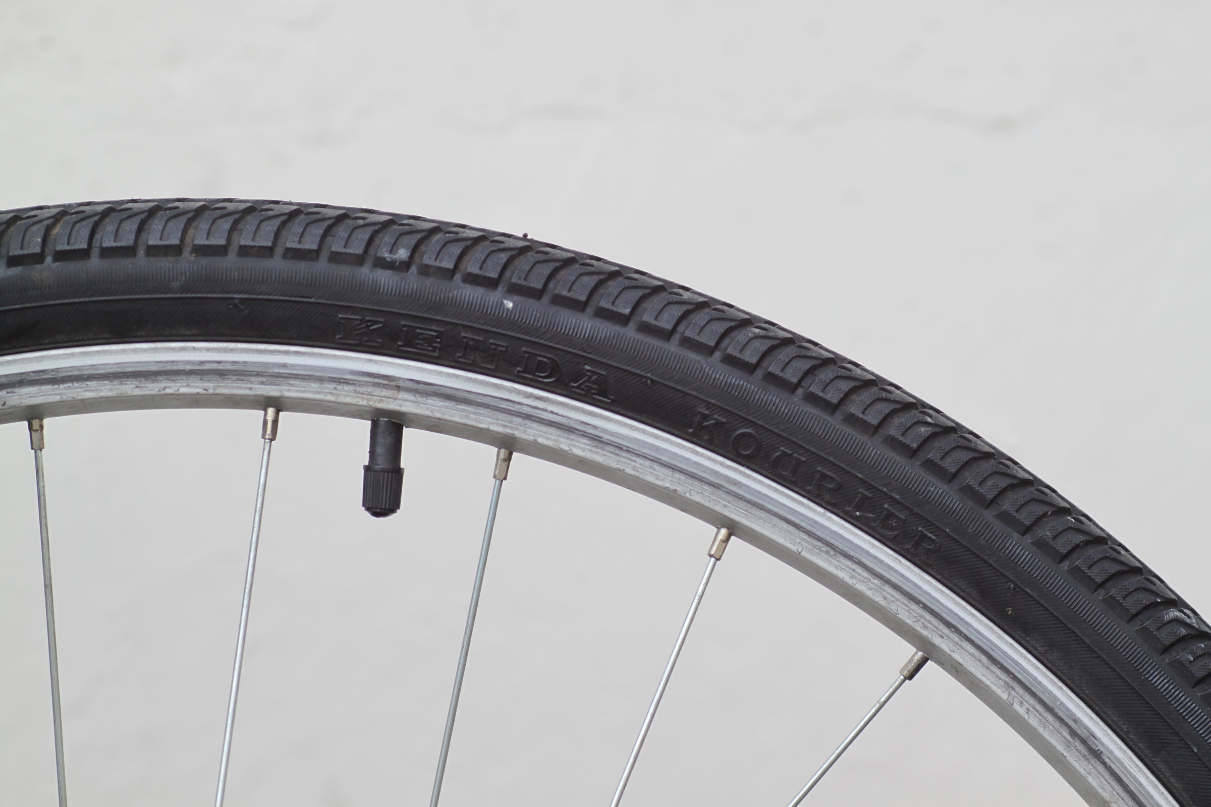 Diamondback Vital 2 Devine Women’s Commuter Hybrid with Suspension Fork ...