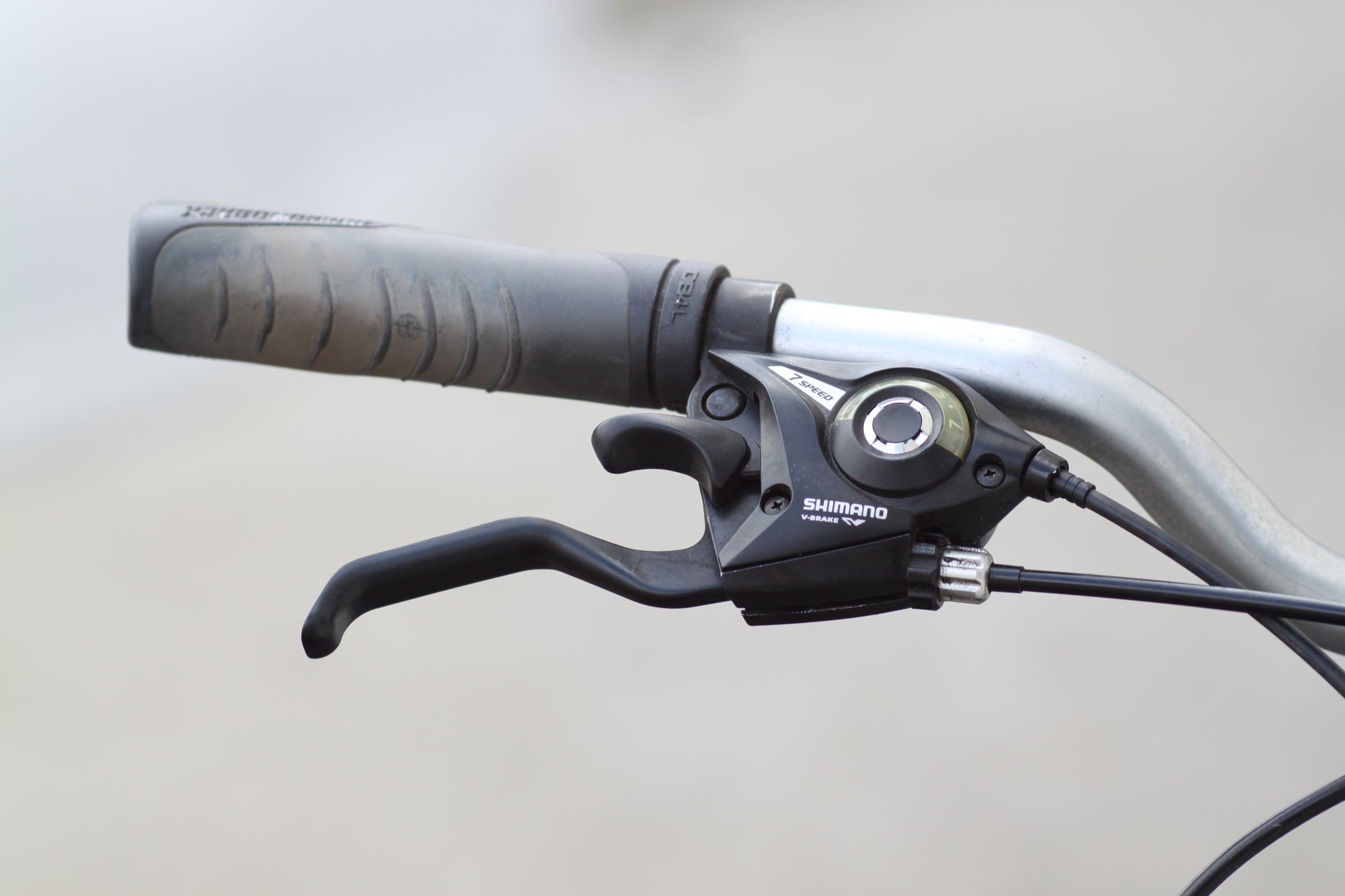 Diamondback Vital 2 Devine Women’s Commuter Hybrid with Suspension Fork ...