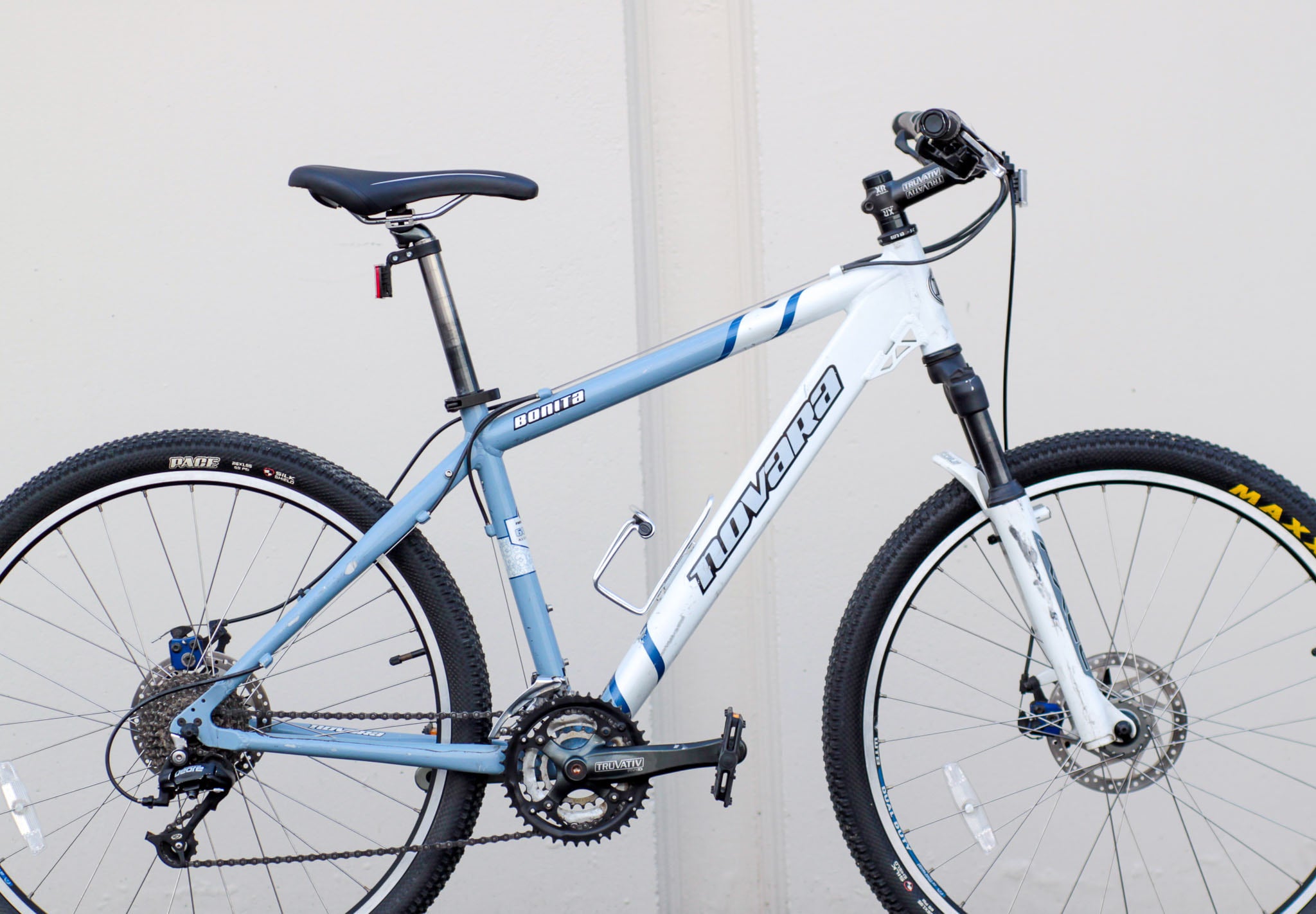 Novara Bonita Women’s Sport Mountain Bike with Disc Brakes white/blue ...