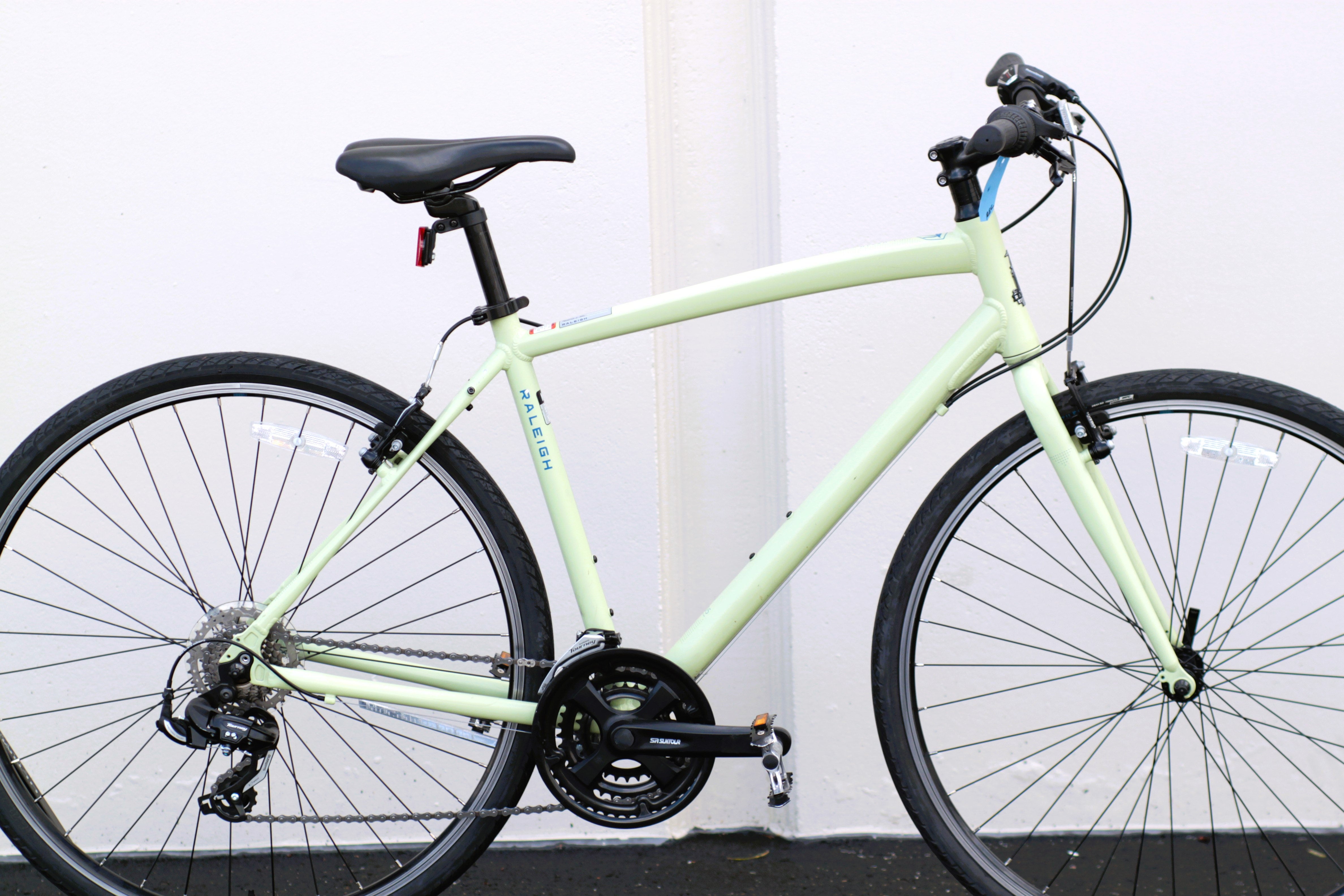 Raleigh Alysa 1 Lightweight Fitness / Commuter / Hybrid Bike MD light ...