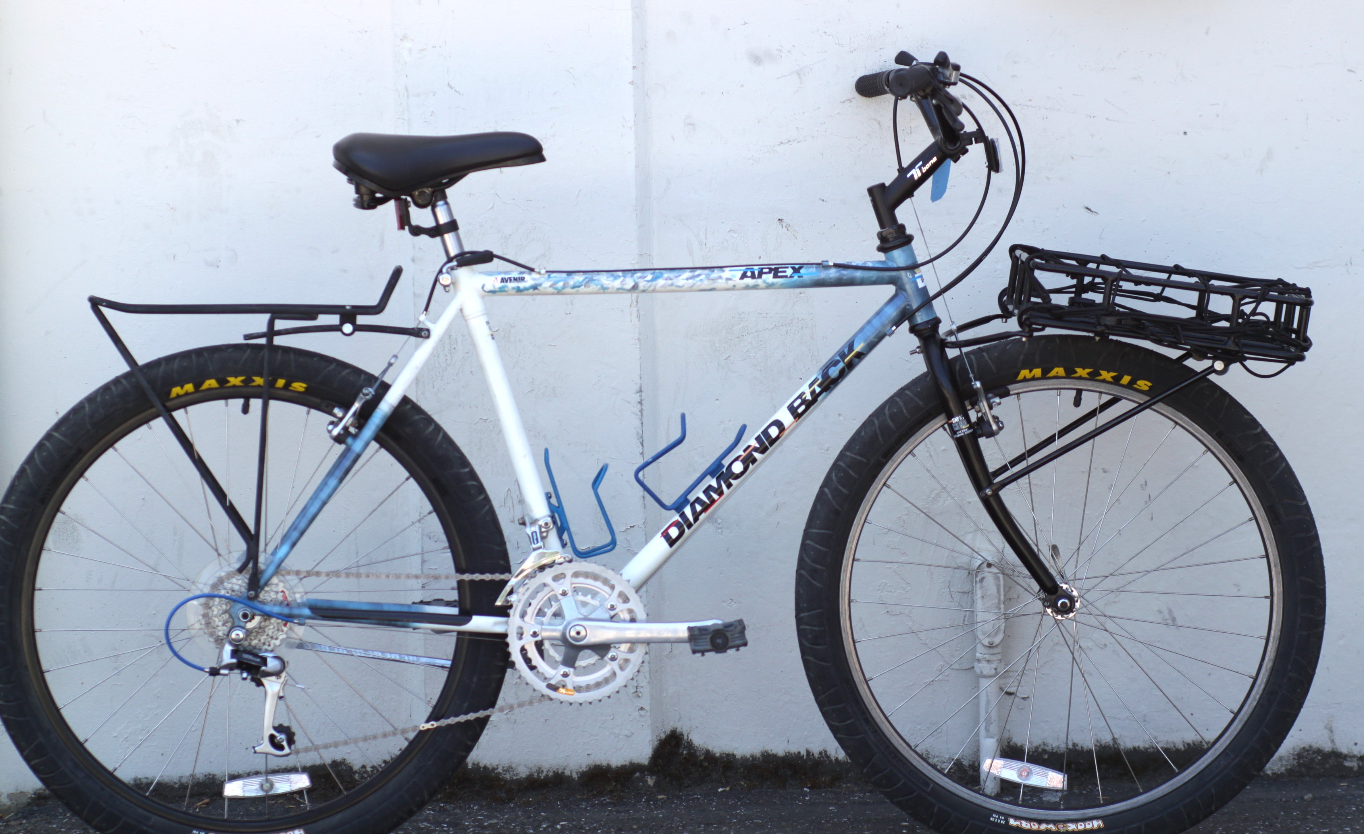 Diamondback Apex Vintage MTB with Front/Rear Racks, Maxxis Hookworm ...