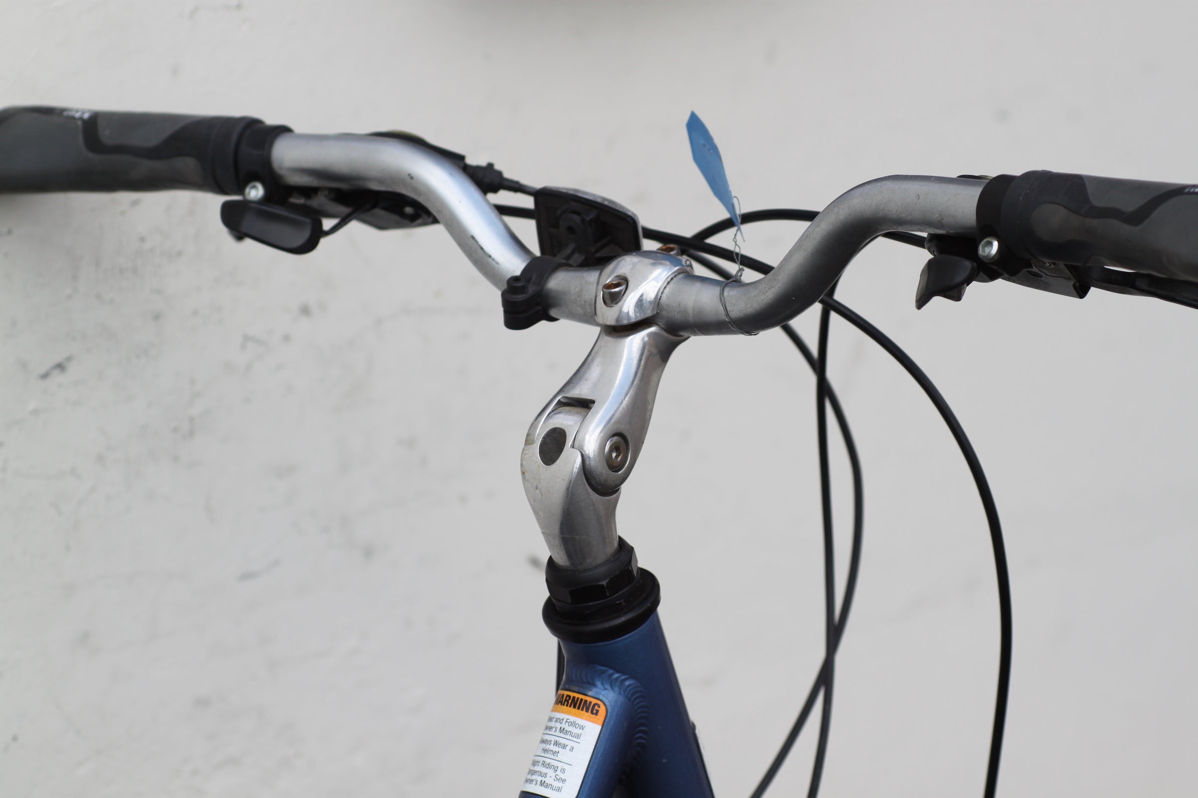 Diamondback Vital 2 Devine Women’s Commuter Hybrid with Suspension Fork ...