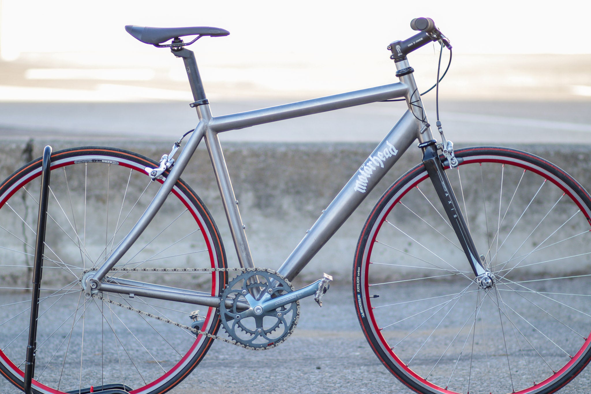 Titanium Fixie with Carbon Fork and White Industries ENO gray - DICM ...