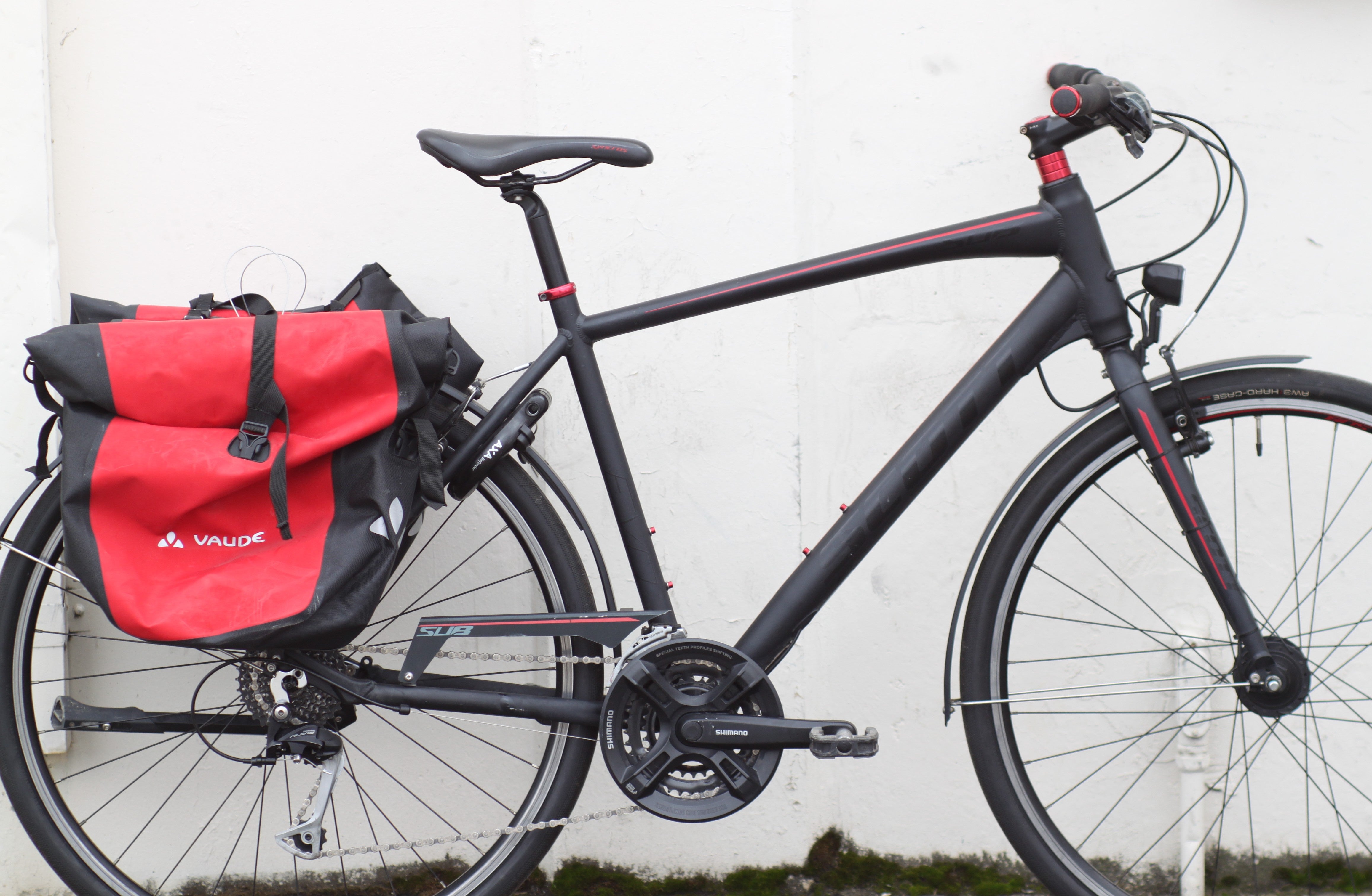 Scott SUB EVO 40 Commuter Bike Packing Bike with Vaude Panniers ML ...