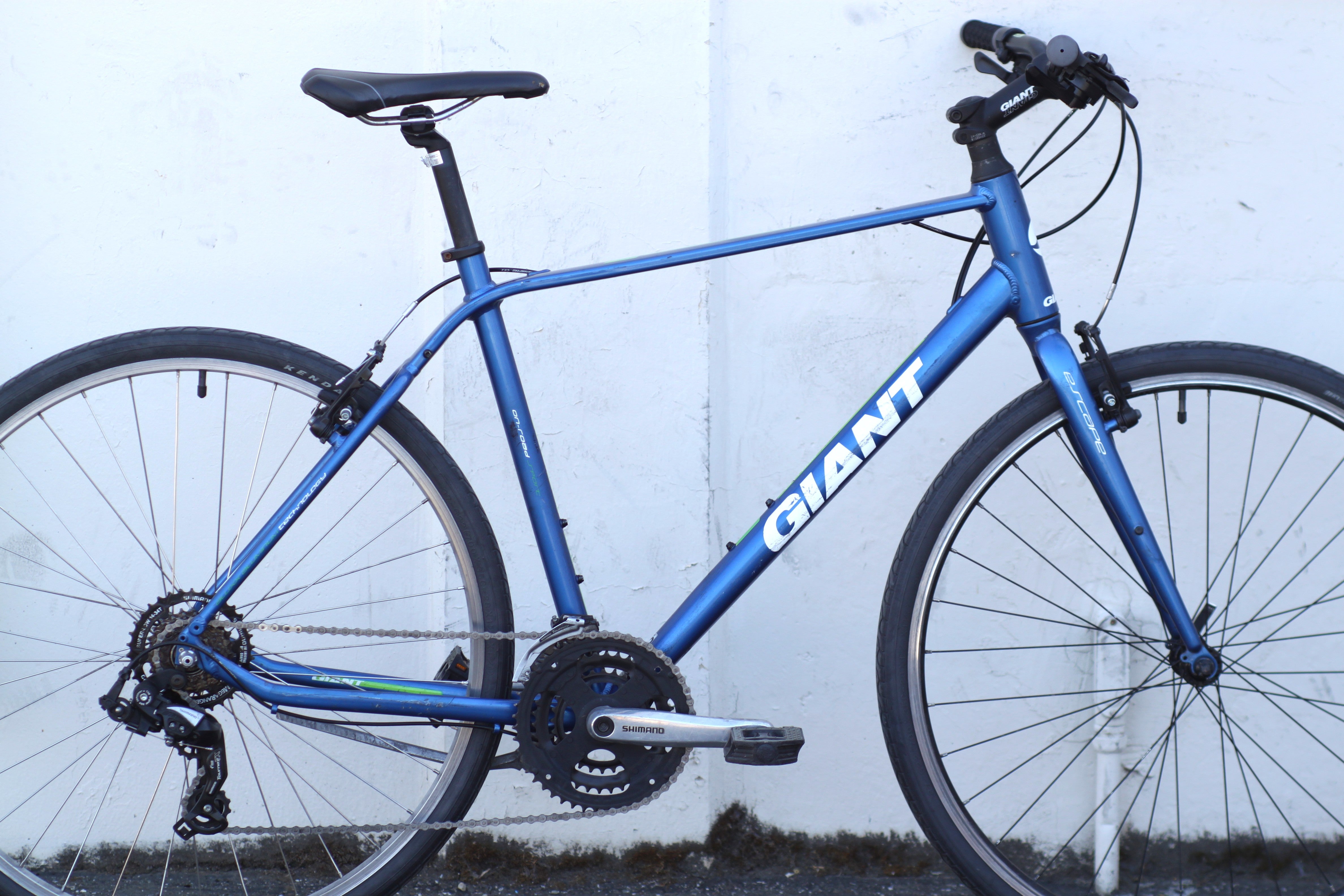 Giant Escape 3 Commuter Hybrid Bike, Kenda 700x35c Tires LG blue - ZNXL ...