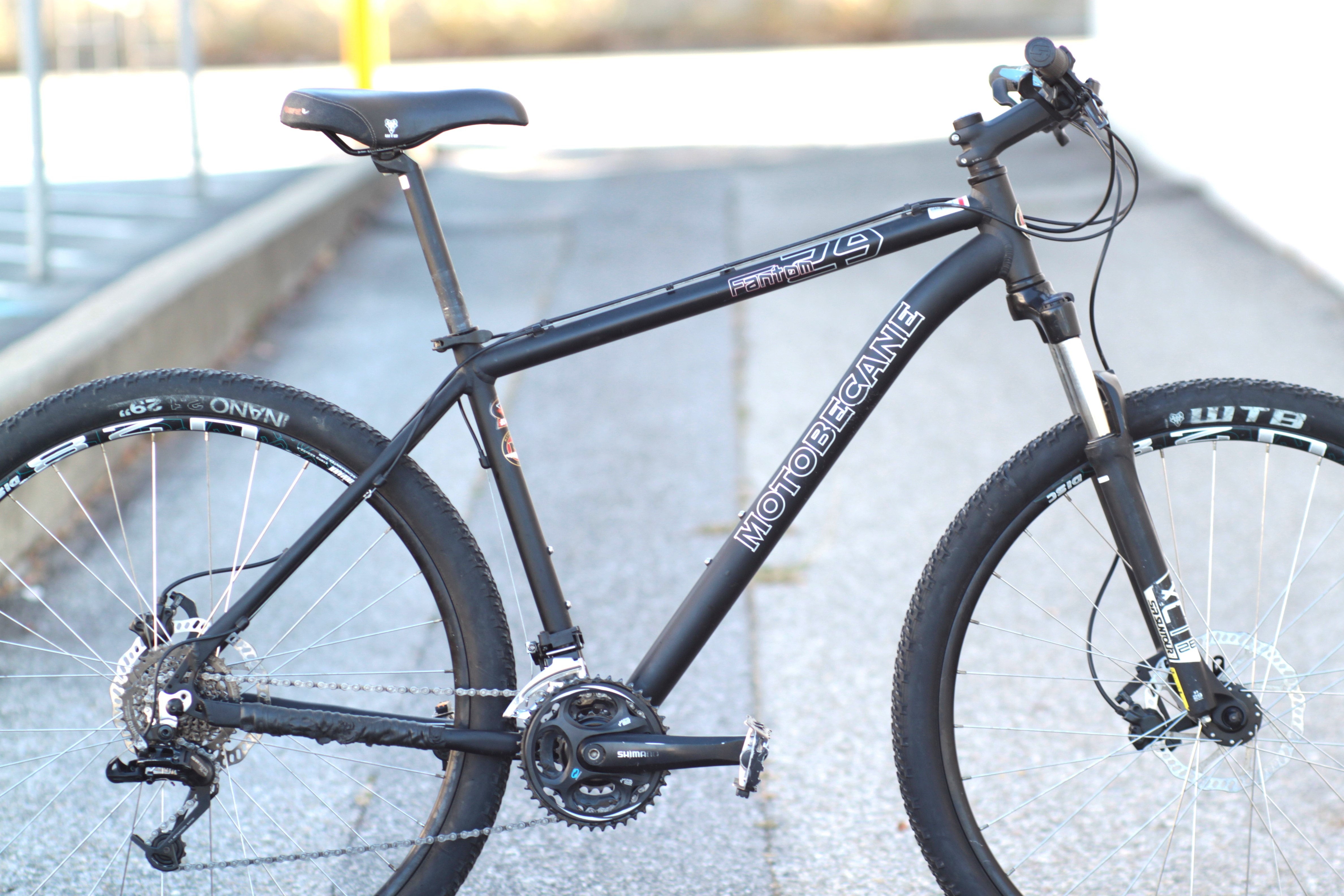 Motobecane Fantom 29 Mountain Bike with Disc Brakes 19" black - ICUX ...