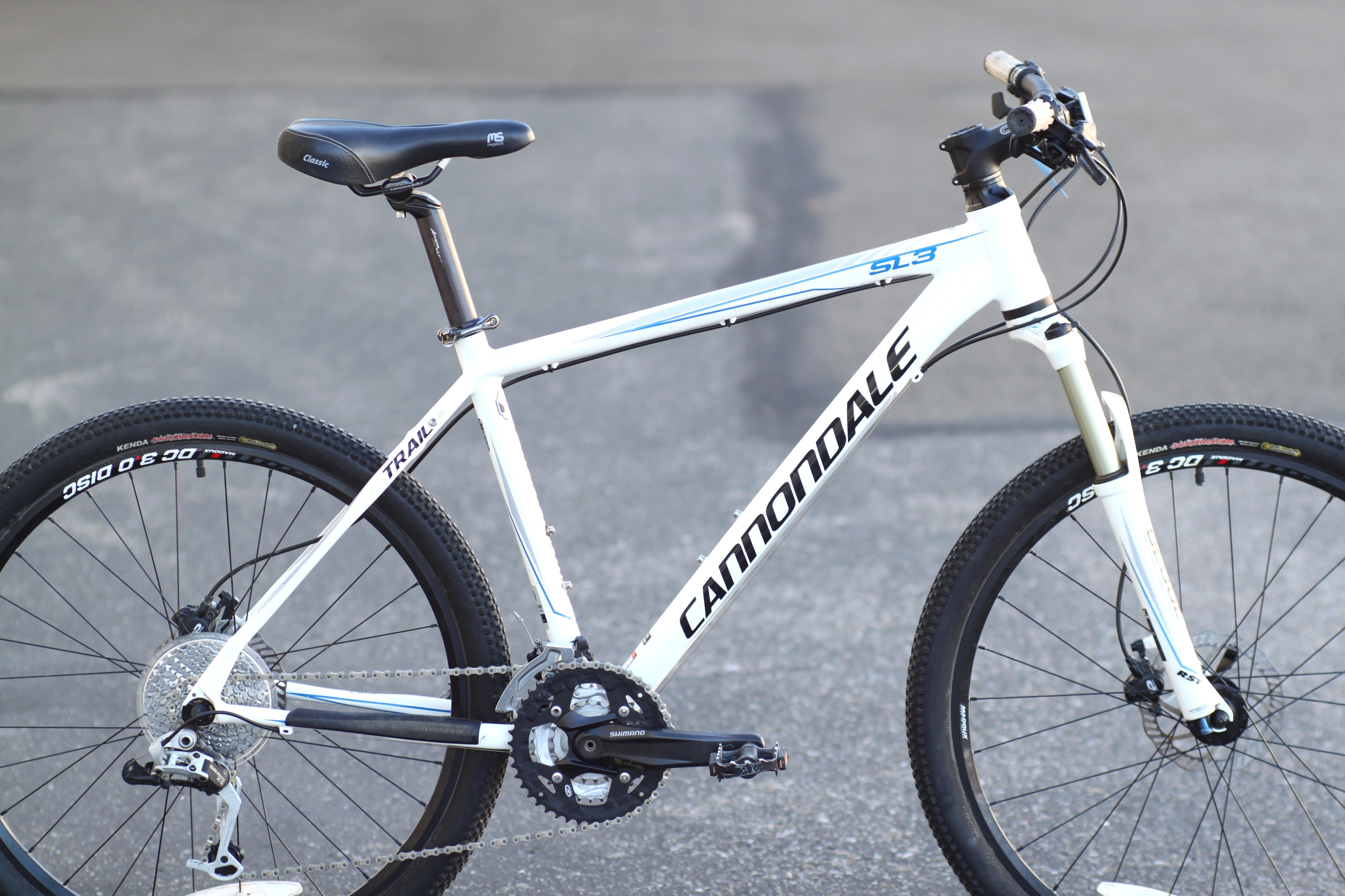 Cannondale Trail SL3 Hardtail Mountain Bike with Disc Brakes L white ...