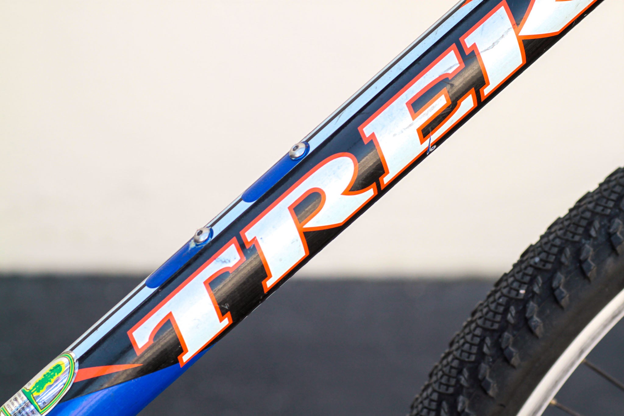 Trek 8000 SLR Hardtail Mountain Bike - Handbuilt in the USA Small blue ...