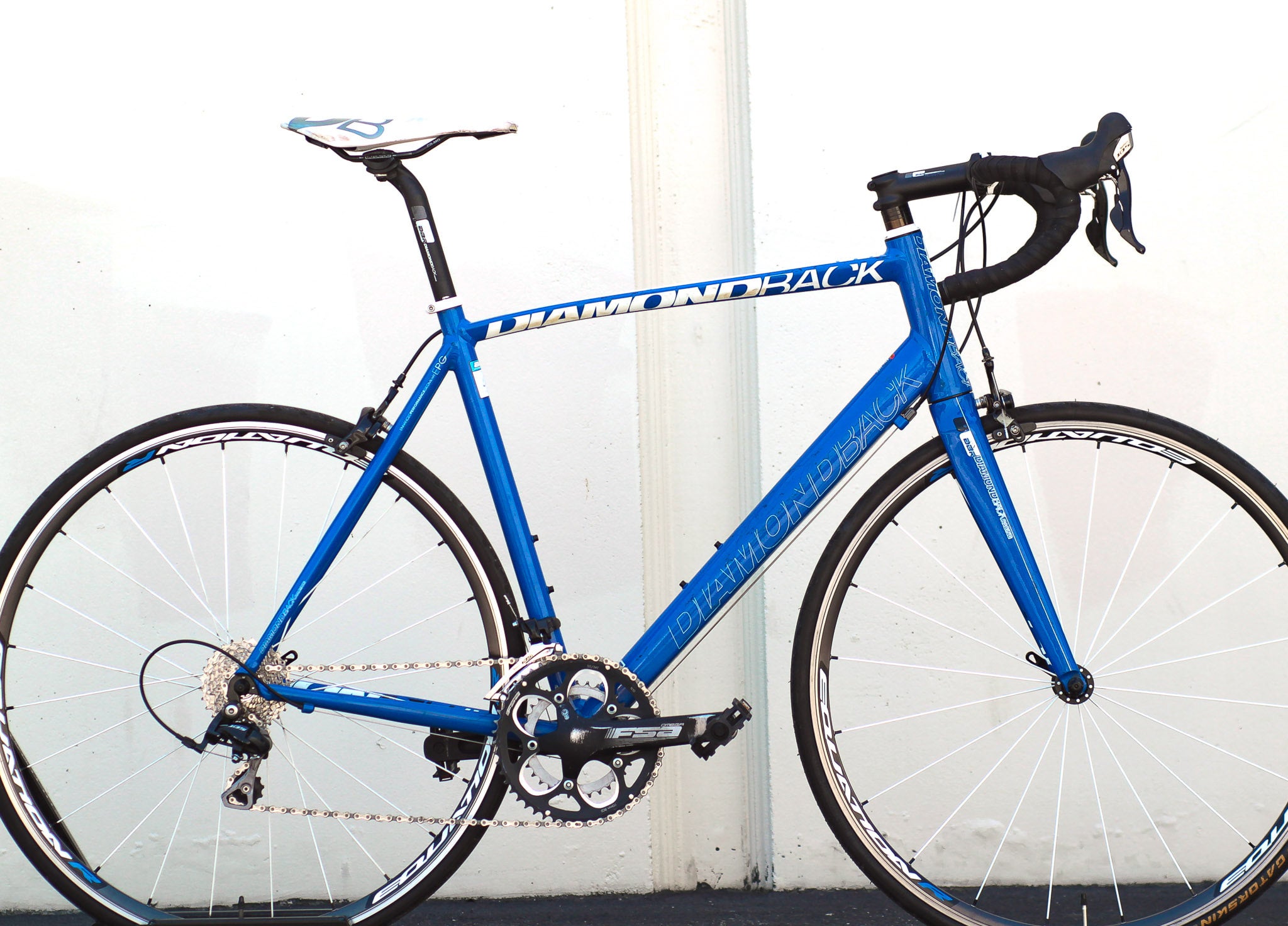 Diamondback Podium 3 Road Bike with Carbon Fork, Shimano 105 58 blue ...