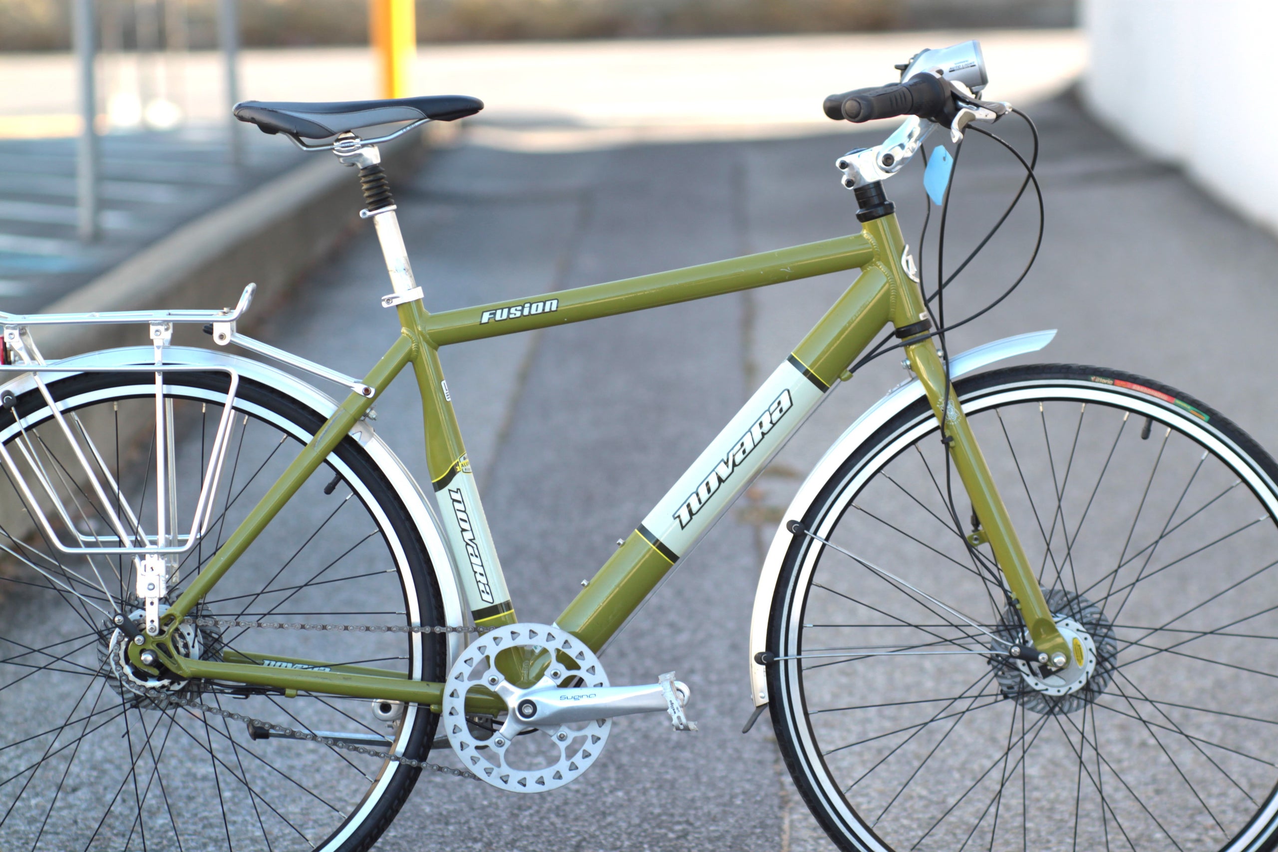 Novara Fusion Commuter Touring Bike with Rear Rack and Fenders L/18 ...