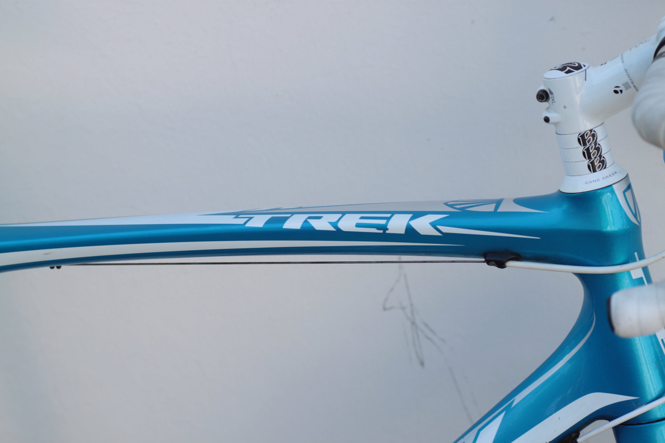 Trek Madone 4.5 WSD Carbon Road Bike with Shimano Ultegra 105 WSD 56 blue white UWFB Used Bikes for Sale Silicon Valley Bicycle Exchange Bay Area