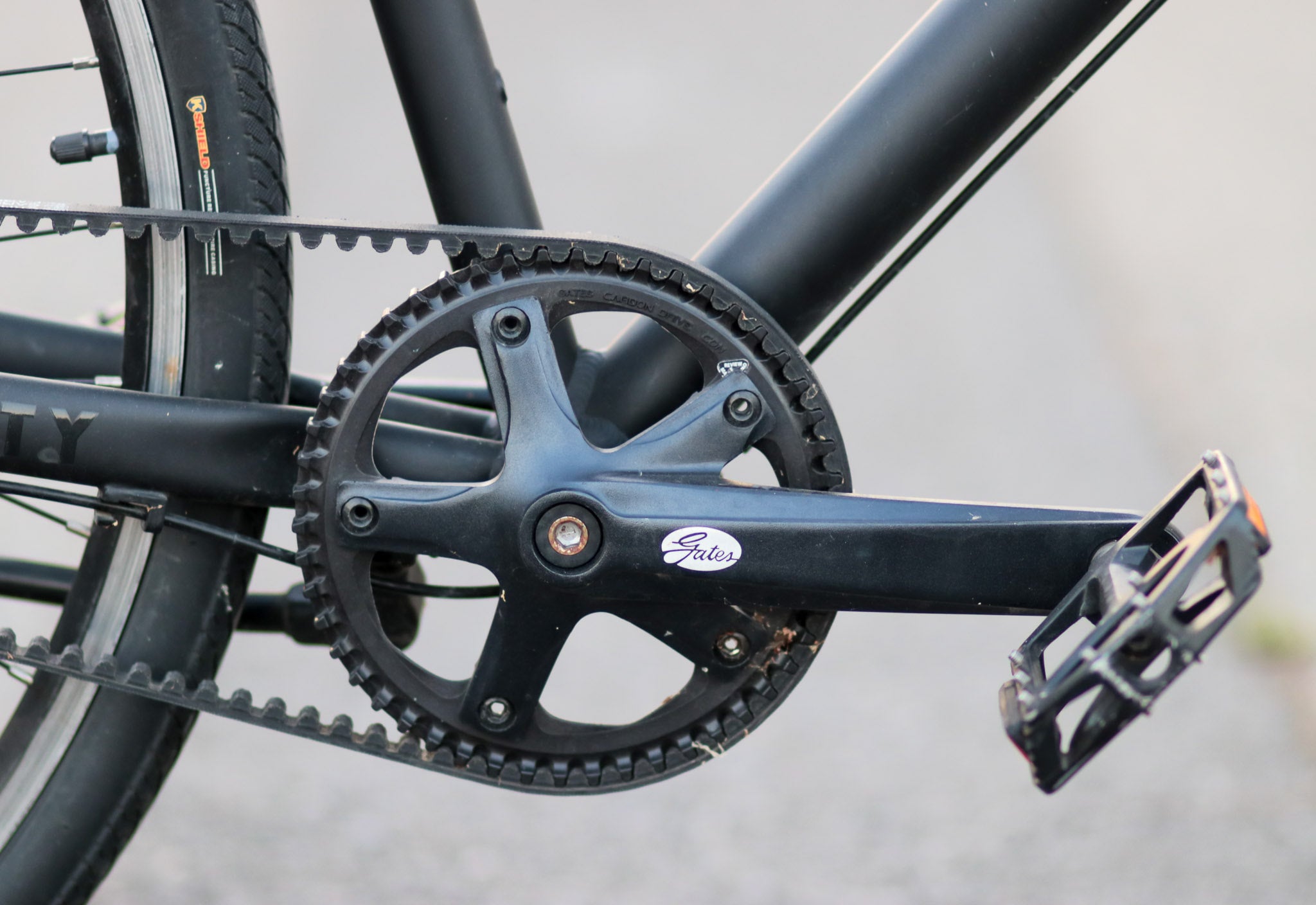 Priority Classic Plus - Gotham Edition belt-drive commuter bike Black ...