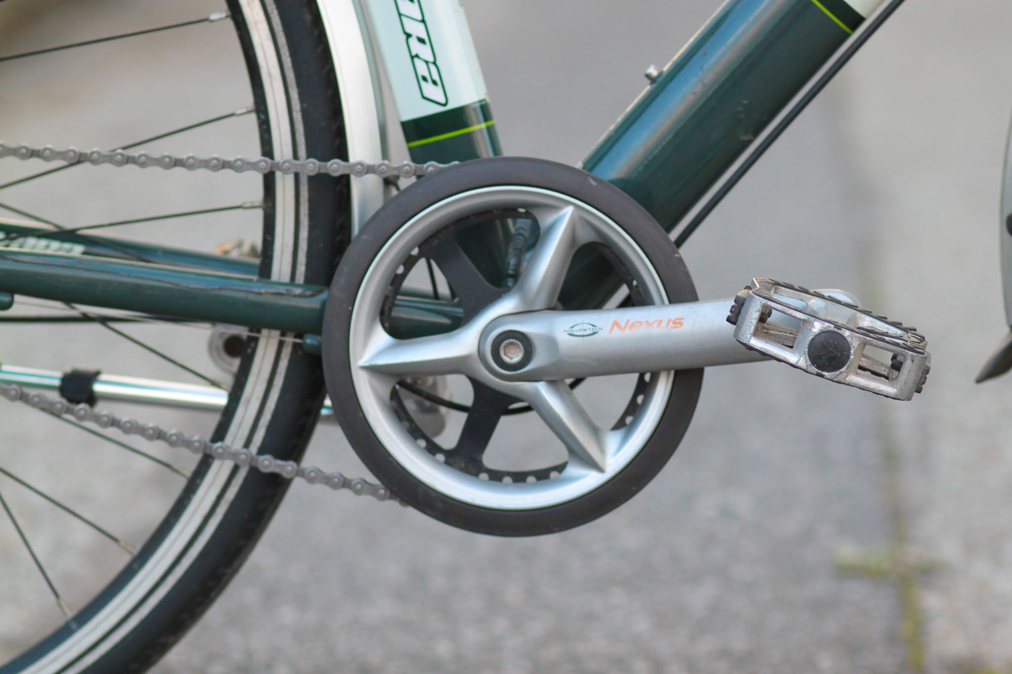 Novara Fusion Hybrid Bike with Panniers Army Green | Used Bikes for ...