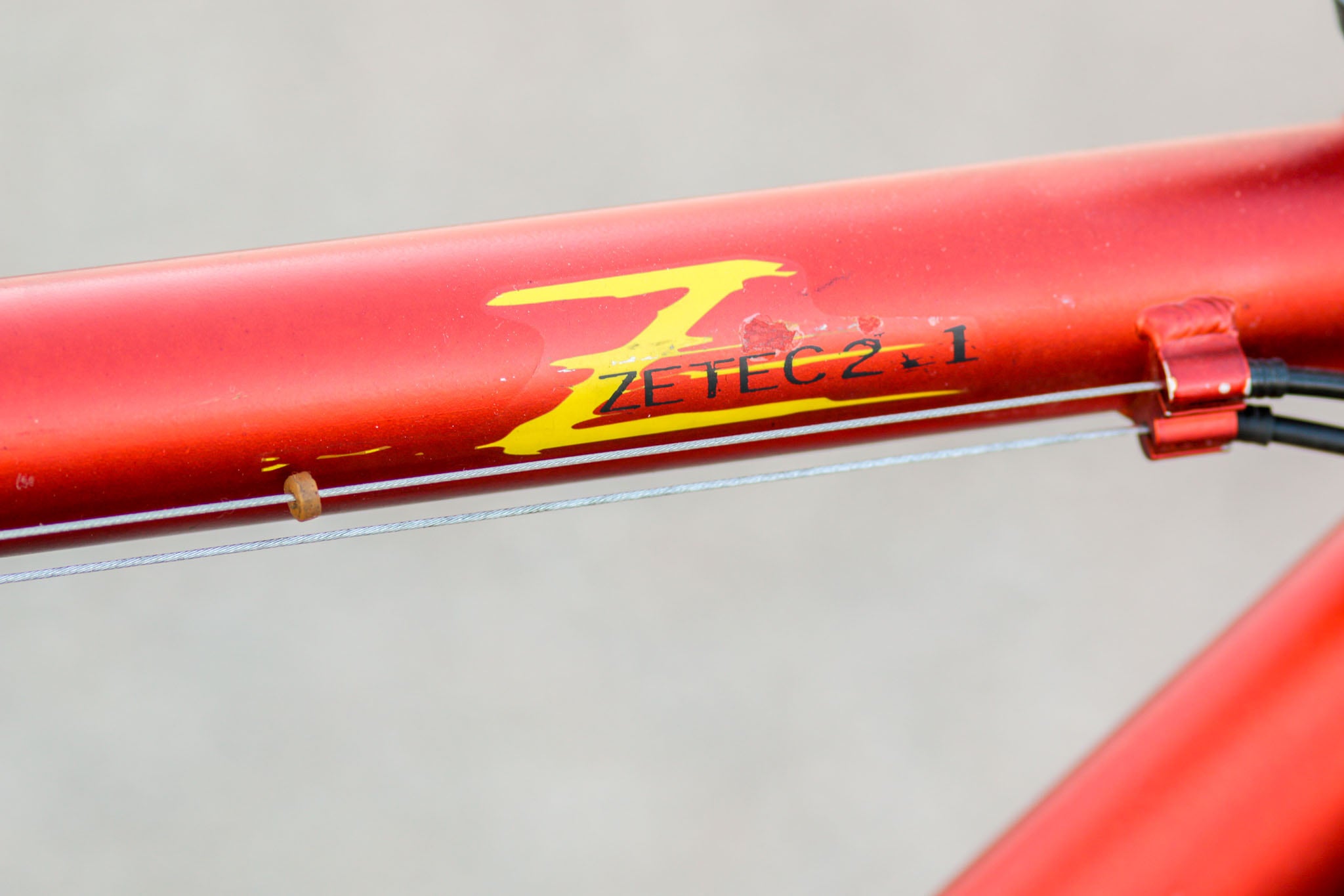 Diamondback Zetec 2.1 Aluminum Hardtail Mountain Bike with Rock Shox ...