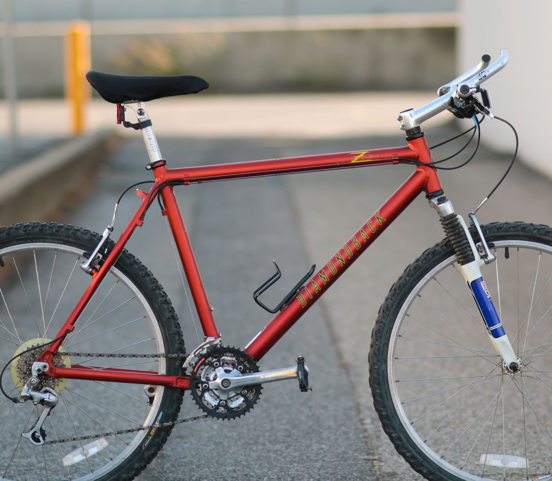 Diamondback Zetec 2.1 Aluminum Hardtail Mountain Bike with Rock Shox ...